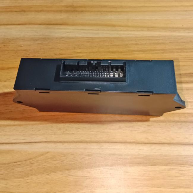 Sinotruk Hohan N7g Heavy Truck Door Controller Module Wg1671340051