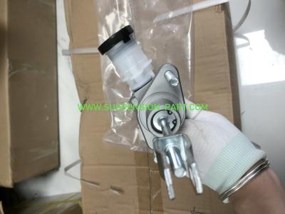 중국 OEM 2345A015 MR995034 MITSUBISHI L200/TRITON용 클러치 마스터 실린더 판매용