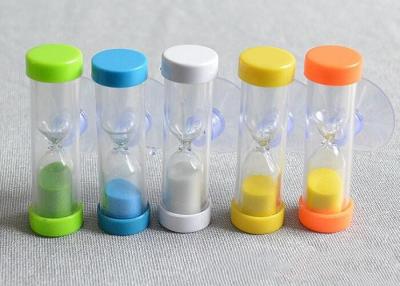 中国 小型シャワーのための吸引のコップ3minsの砂時計の砂のタイマーが付いている防水砂の時計のタイマー 販売のため