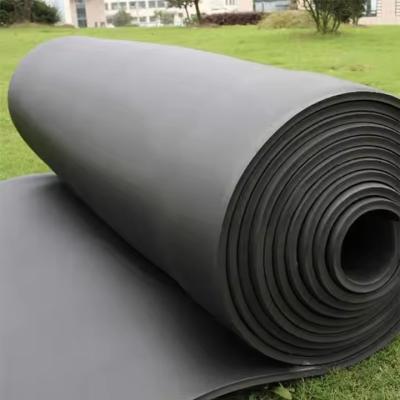 China Dirt Resistant Gym Rubber Flooring Rolls 3mm - 12mm Anti Slip Floor Mat Roll for sale