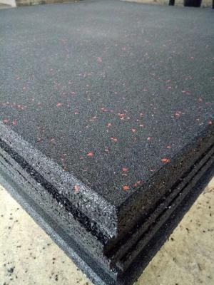 중국 500*500mm 소음 흡수 벽 패널 검은색 소음 단열 패널 촬영 장소에 맞춘 판매용