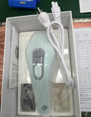 中国 FDAの氷涼しいIPLの毛の取り外し10分GP590レーザーの毛の取り外し自宅で 販売のため