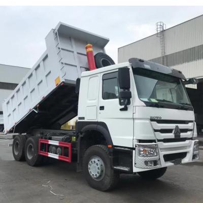 China 375HP Sinotruck HOWO Foton 6X4 Tipper Dump Truck Motor Capacidade> 8L e 300L Tanker de combustível à venda