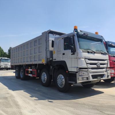 China Desenho de pneu radial 41-50t Capacidade de carga Sinotruk HOWO 8X4 40 Ton Dump Truck no Paquistão à venda