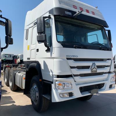 中国 シノトラック HOWO 6X4 トレーラー用マニュアルトランスミッション用のプライムモバーヘッド 6800*2500*3200mm 販売のため