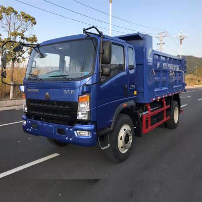 中国 Sinotrck HOWO 4X2 10m3 6 タイヤ 120Lの燃料タンカー容量を持つフラットベッドティッパートラック 販売のため
