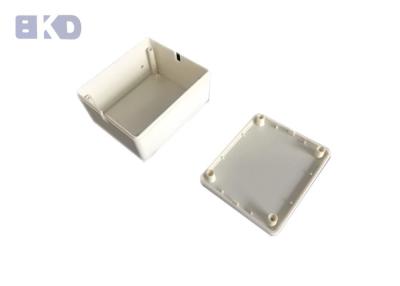 China Grueso plástico del moldeo a presión 0.3m m del ABS resistente al fuego del diseño del OEM en venta