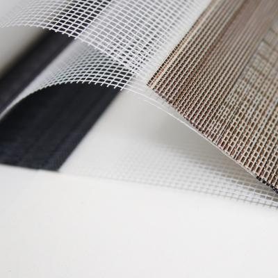 China Polyester Roller Shades Manufacturer Blackout Zebra Blinds Fabric zu verkaufen
