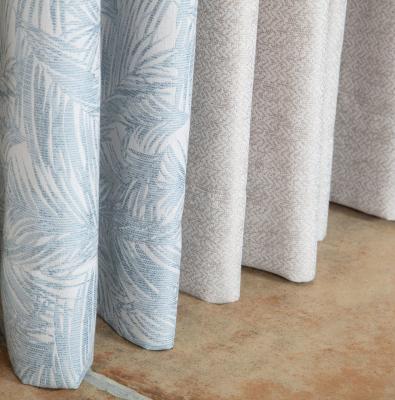 Cina Wholesale Ready Made Good Price High-precision Leaf Jacquard Semi Blackout Curtain in vendita