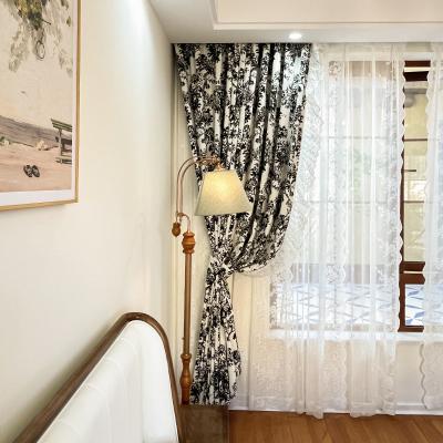 Cina Wholesale French Romantic Retro black and white Rococo thickened chenille Arbutus curtains in vendita