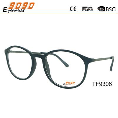 China Marco óptico de la simplicidad hecho de TR90 con el templo del acero inoxidable, conveniente para los hombres y las mujeres en venta