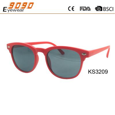 China 2018 nuevas gafas de sol del diseño con el marco plástico, lente ULTRAVIOLETA de 400 protecciones, color rojo en venta