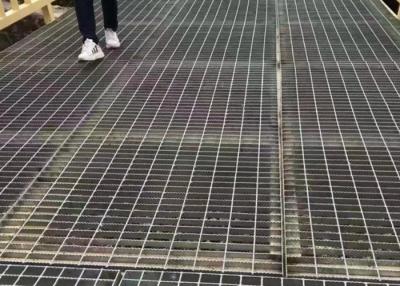 Chine Q235 Chemin de grille en acier pour le trottoir d'escalier 40*5 mm à vendre