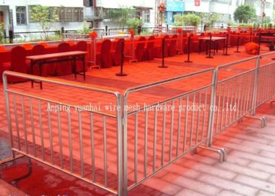 Chine La maille provisoire de tube en acier clôturant la sécurité mobile de location manipulent facilement enlèvent à vendre