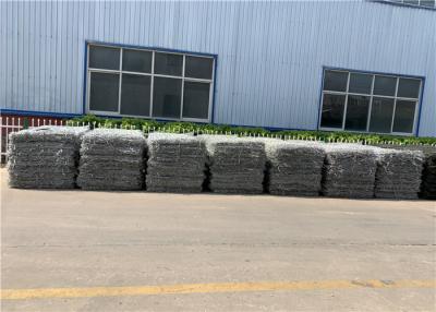 Chine Cage hexagonale de pierre de panier de grillage de 2.7mm Gabion en tant que mur de soutènement à vendre