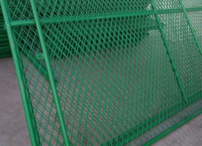 Chine Aplatissez le grillage augmenté enduit par PVC vert en métal pour des portes de sécurité à vendre