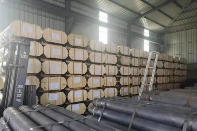 Chine UHP HP RP Electrode de graphite de four à arc électrique avec 0,3% de cendre maximale et longueur OEM à vendre
