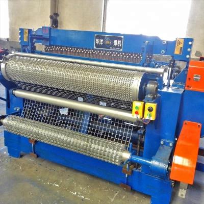 Cina 5kw apparecchio per saldare automatico, elettrodi Mesh Manufacturing Machine di fila di controllo dello SpA singoli in vendita