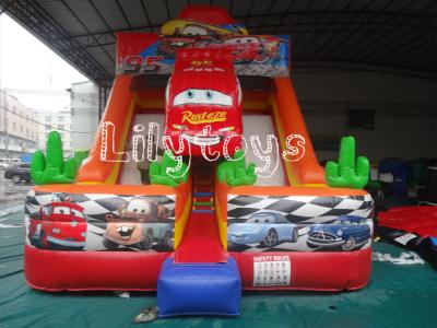 中国 修理用キットが付いている赤い車の大きく膨脹可能な跳躍のスライド、子供の膨脹可能なスライド 販売のため