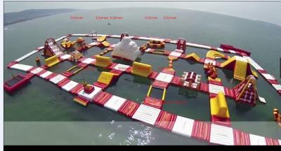 Cina Lo SGS, EN15694 parco gonfiabile dell'acqua del trampolino del PVC da 0,9 millimetri grande, aquapark gonfiabile, acqua gonfiabile parcheggia per la persona 500 in vendita