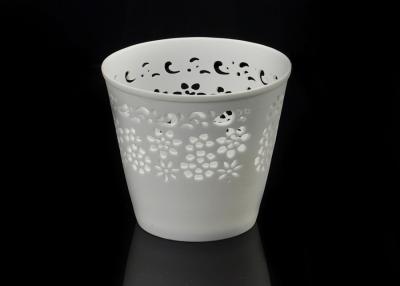 中国 耐衝撃性の白い奉納の陶磁器の蝋燭ホールダーの装飾 販売のため