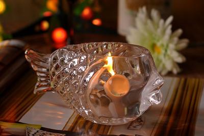 Cina Pesce creativo dell'oro dei supporti di candela di Tealight del vetro trasparente di Fashional piccolo in vendita
