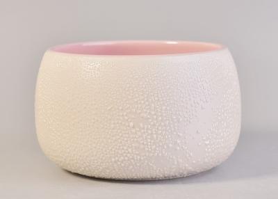 China Het binnenroze binnen Ceramische Kaarshouder verglaasde de Corpusculaire Kruik van de Kwestie Ceramische Kaars Te koop