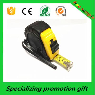 China TPR preto revestiu a fita métrica retrátil de aço com o logotipo feito sob encomenda à venda