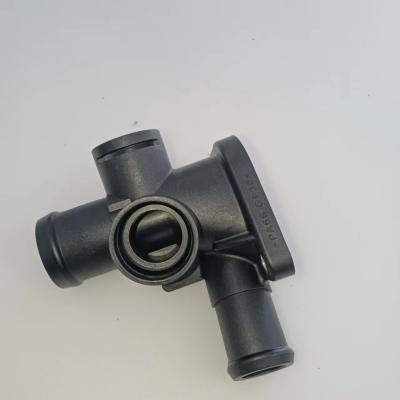 Chine Flanche de tuyau de refroidissement de radiateur en plastique pour VW Jetta et durable certifiée IATF16949 à vendre