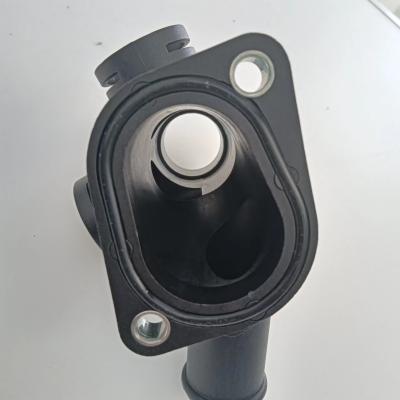 Chine Flanche de tuyau de refroidissement de radiateur en plastique pour VW Jetta et durable certifiée IATF16949 à vendre