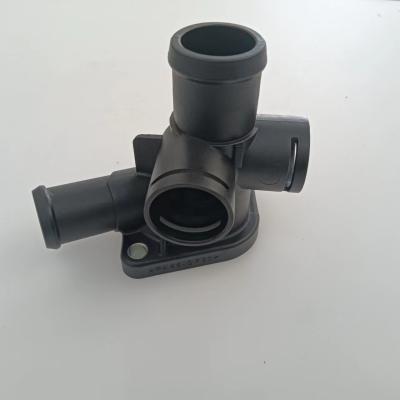 Chine Flanche de tuyau de refroidissement de radiateur en plastique pour VW Jetta et durable certifiée IATF16949 à vendre