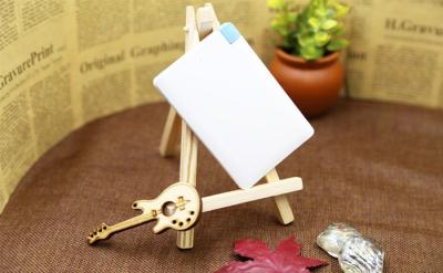 Cina Caricatore mobile del cavo del regalo della Banca incorporata di potere per Smartphone/telefoni cellulari 2500mah in vendita