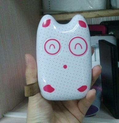 Cina bianco di plastica sveglio del nero della Banca di potere 7800mAh con la stampa di logo in vendita
