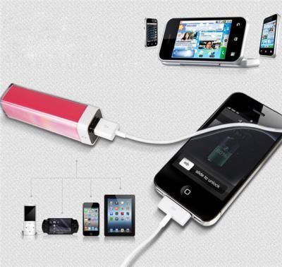 Cina La Banca ricaricabile 2200mAh 5V di potere del tubo del rossetto per Ipad, MP3, MP4 in vendita