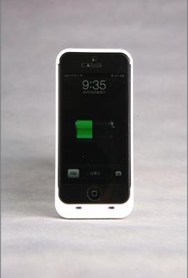 中国 Iphone 5s/Samsung S4 の外的な電槽 2500mAh バックアップ充電器 販売のため