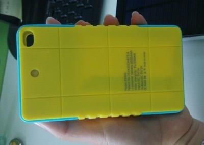 Cina la Banca di plastica solare di potere 6000MAH impermeabile per il caricatore del telefono cellulare in vendita