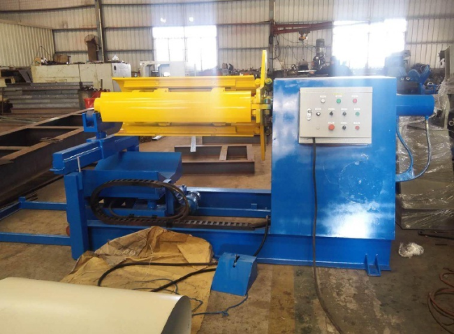 Hydraulic decoiler