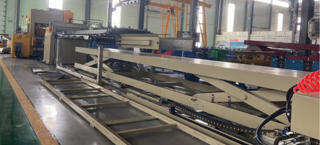 Automatic stacker in operation