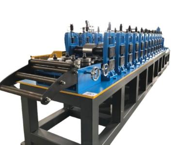 China Máquina de formación de rodillos con ranuras de alta calidad para fijación positiva y resistencia a la pared en venta