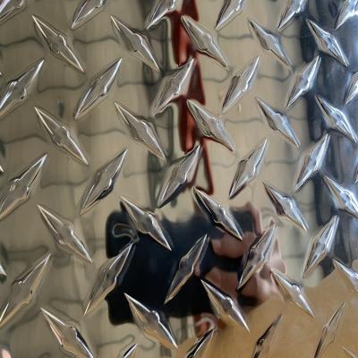 China 30mm 2300mm Width Embossed 5052 Bright Diamond Aluminum Plate Sheet 3003 Polished Aluminum Chequered Sheet for sale