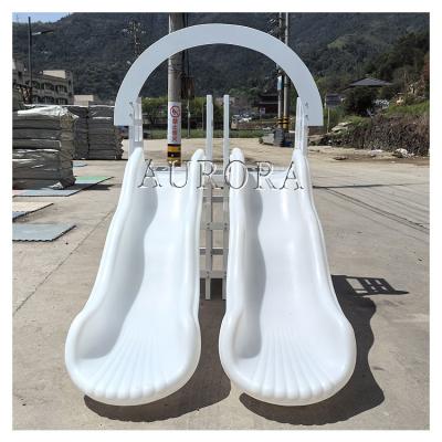 Chine Double toboggan extérieur avec arc Blanc équipement de jeu doux toboggan plastique à vendre