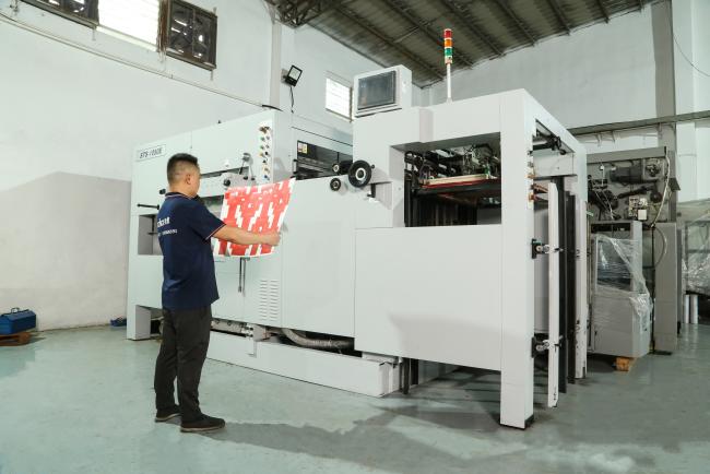 Shenzhen Yongyu Printing Machinery warehouse