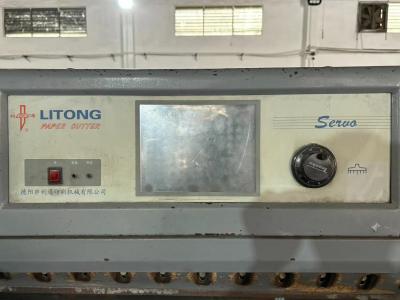 China 150 M/Min Verwendet Litong 1370 Papierschneidemaschine Guillotine Max. zu verkaufen