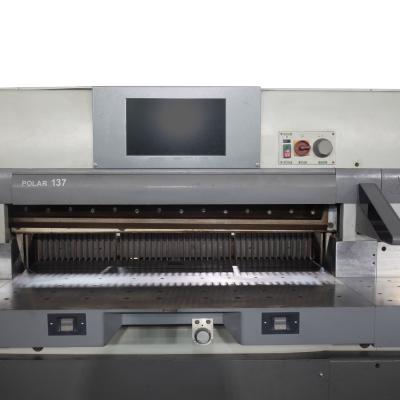 China Große automatische Papierschneidemaschine für den Nachdienst und die Videotechnische Unterstützung zu verkaufen