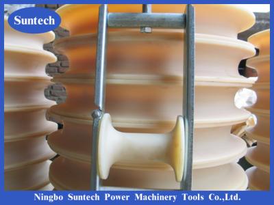 Китай кабель для воздушных линий нейлона света 5kn шнуруя ролик блока с крюком продается