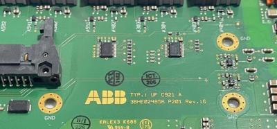 Chine ABB Type UFC921A101 Identifiant du produit 3BHE024855R0101 Module de carte de circuit imprimé Nouveau en stock à vendre