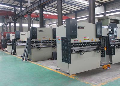 Cina Macchina resistente del freno della stampa di NC della struttura con il rendimento elevato del sistema ibrido in vendita