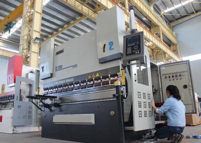 Cina Macchina d'acciaio della piegatrice da 63 tonnellate per profondità della gola di montaggio 410mm dell'acciaio inossidabile in vendita