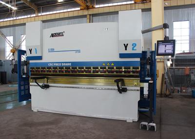 Cina Macchina piegatubi della pressa idraulica del freno della stampa da 135 tonnellate con il sistema strutturale della compensazione in vendita