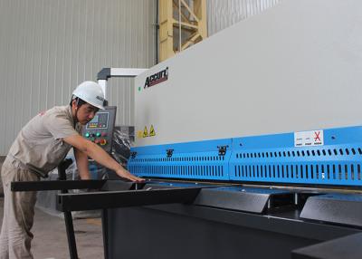 Cina CNC idraulico orizzontale della taglierina del metallo che tosa il motore a macchina MS7-8x4000 di Siemens in vendita